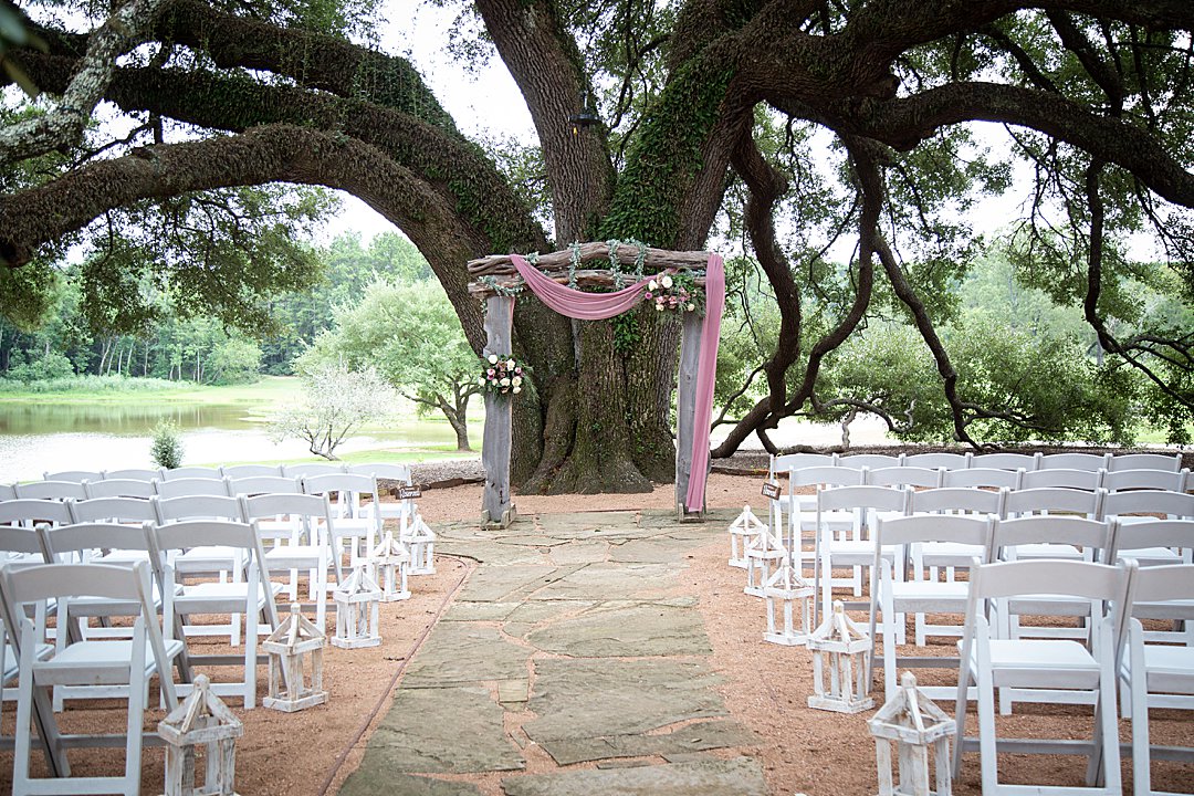 Blush + White Texas Wedding with Rustic Charm - Pine Lake Ranch